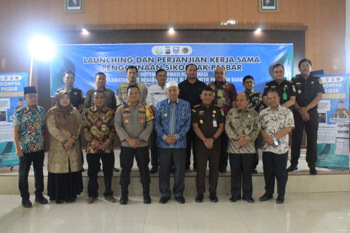 Kejari Pasbar Resmikan Sikompak