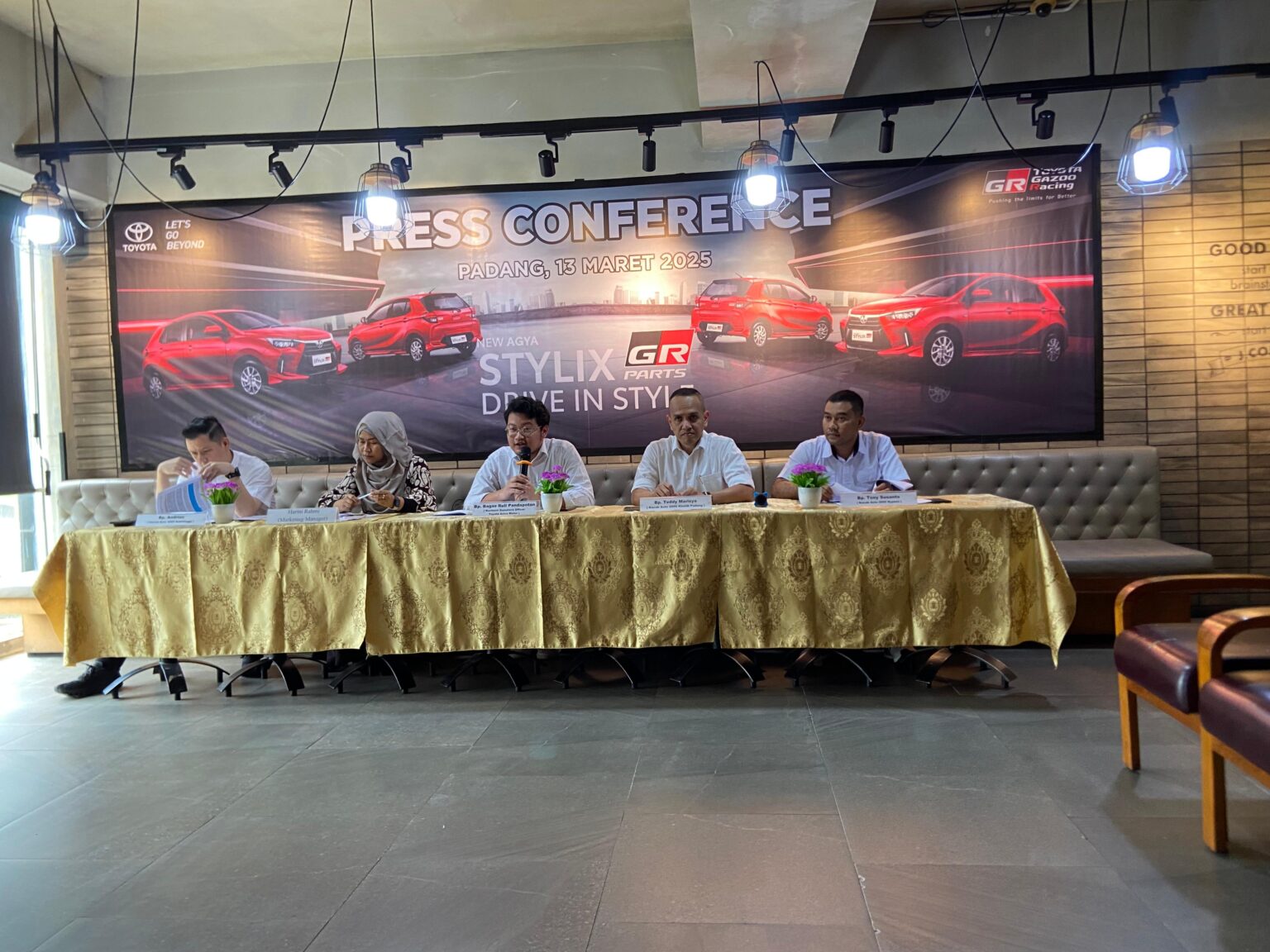 Toyota Luncurkan New Agya GR Stylix 2025 di Padang, Ada Hadiah Saat ...
